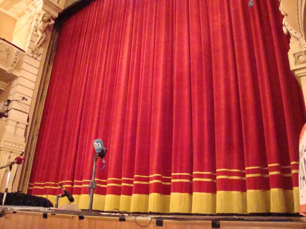 Los 7 mejores telones para escenarios. - Fabricante de telones para teatros